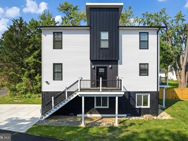 2370 Randolph St, Huntingdon Valley, PA 19006