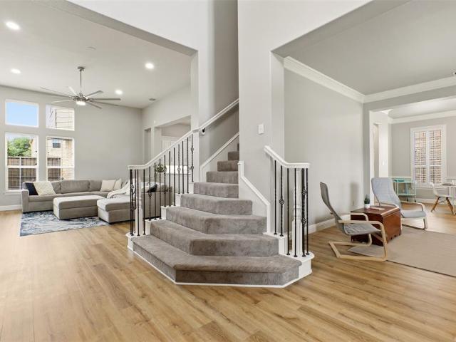 2370 Sleepy Hollow Trail