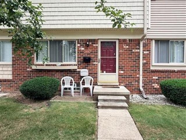 23713 Haig St, Taylor, MI 48180