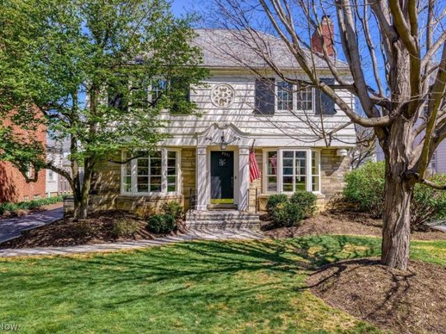 2371 Lalemant Rd, University Heights, OH 44118