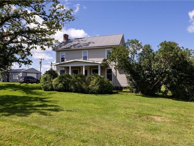 2371 Telephone Rd, Le Roy, NY 14482