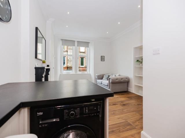 2371L Rossie Place, Edinburgh, EH7 5SF