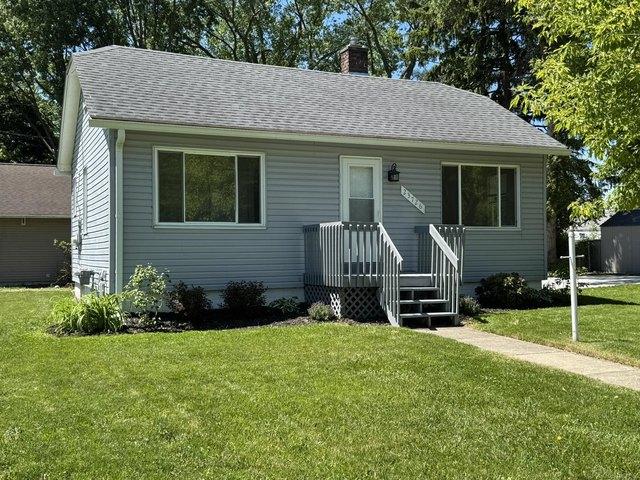 23726 Carlington Dr, Clinton Township, MI 48036