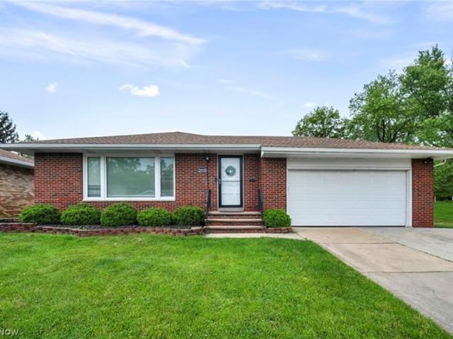 23733 Shurmer Dr, Warrensville Heights, OH 44128