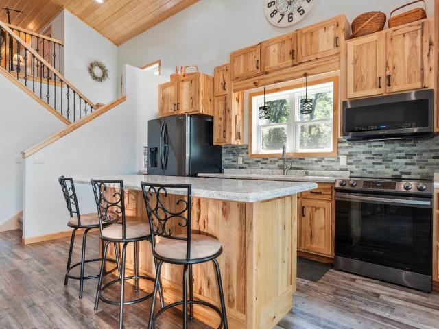 23730 Oak Lake Trail SE