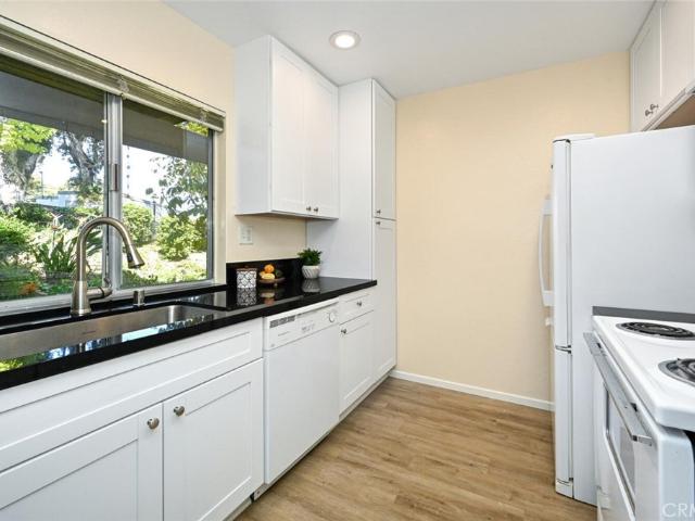 23732 Hillhurst