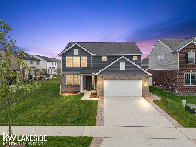 23732 Shadow Woods Ave, Macomb, MI 48042