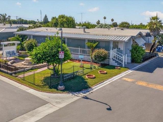 2373 S Chestnut Ave Spc 67, Fresno, CA 93725