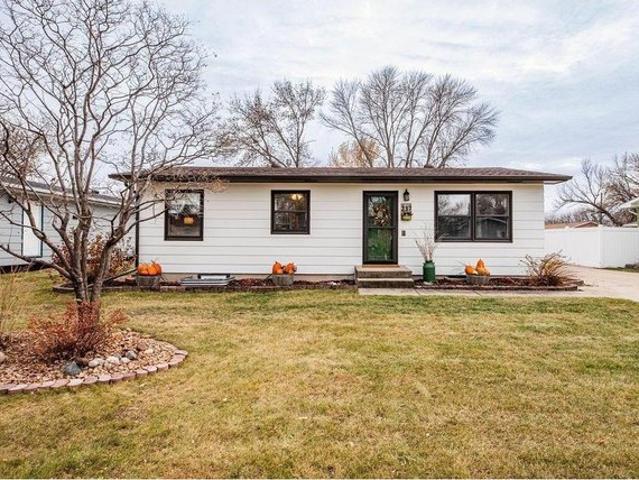 237 11th Ave W, West Fargo, ND 58078