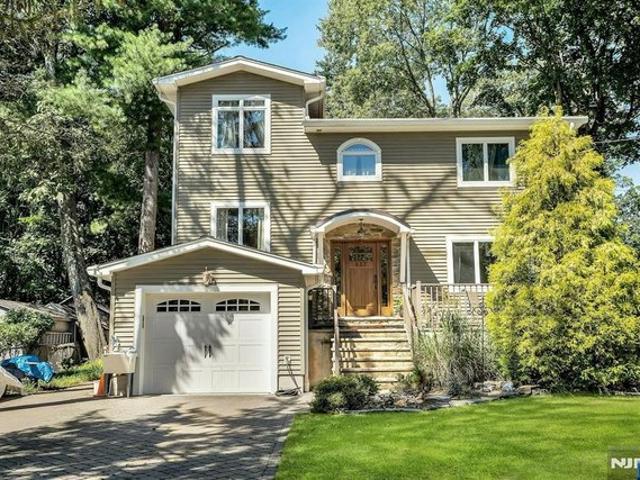 237 Cedar Ln, River Vale, NJ 07675