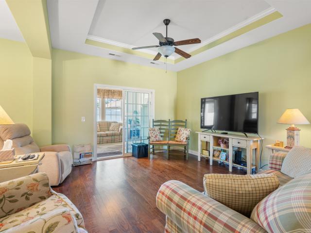 237 Cloverleaf Dr