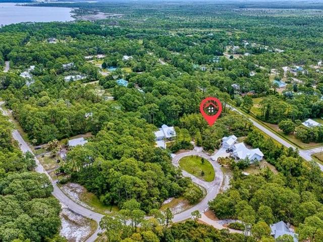 237 Cross Creek Ct, Eastpoint, FL 32328