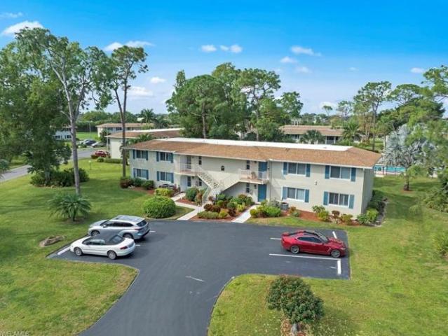 237 Albi Rd #4, Naples, FL 34112