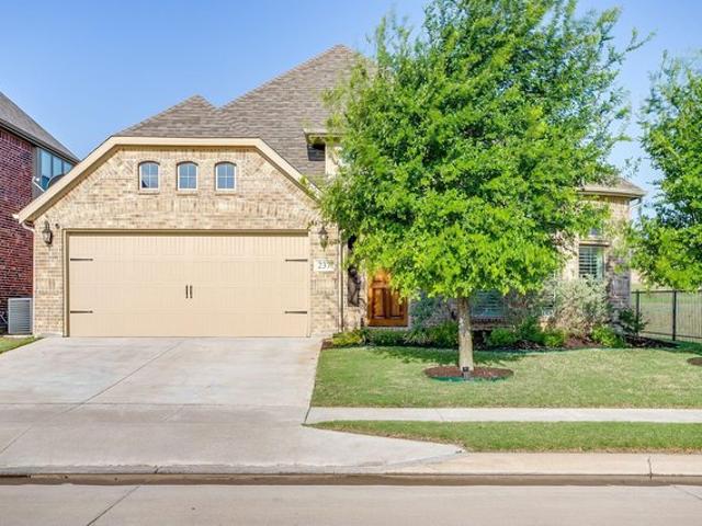 237 Bayonet Dr, Fort Worth, TX 76108