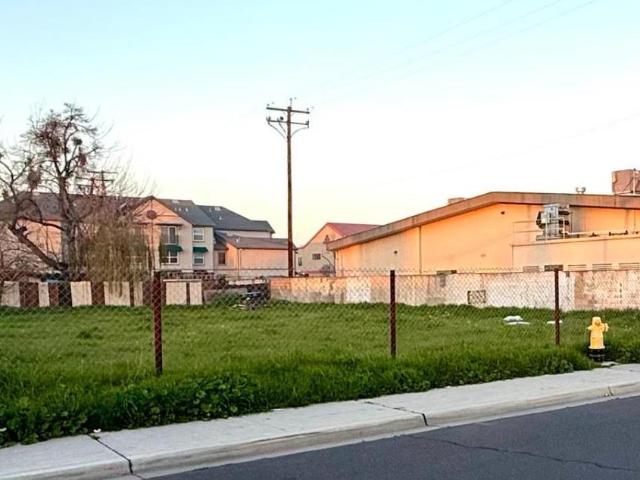 237 Bernell Ave, Turlock, CA 95380 | MLS #226005 | Compass