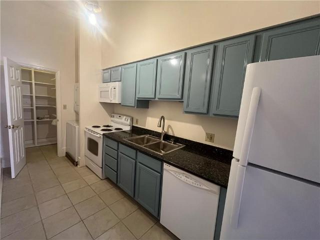 237 Dauphine Street # 7