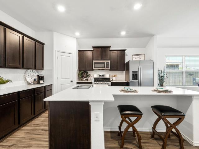 237 Escondido Cir