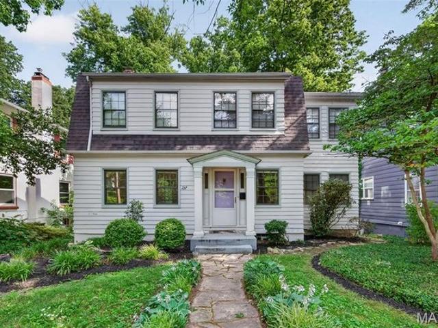 237 Kerruish Pl, Webster Groves, MO 63119