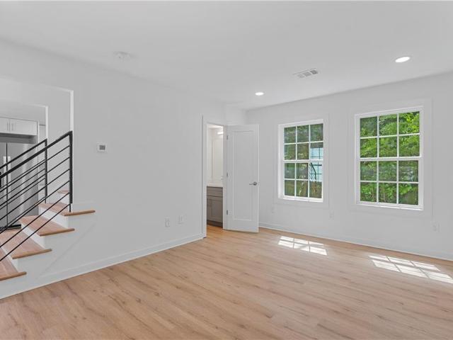 237 Howard Street NE 3
