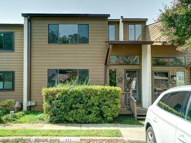237 Harvest Dr, Charlottesville, VA 22903