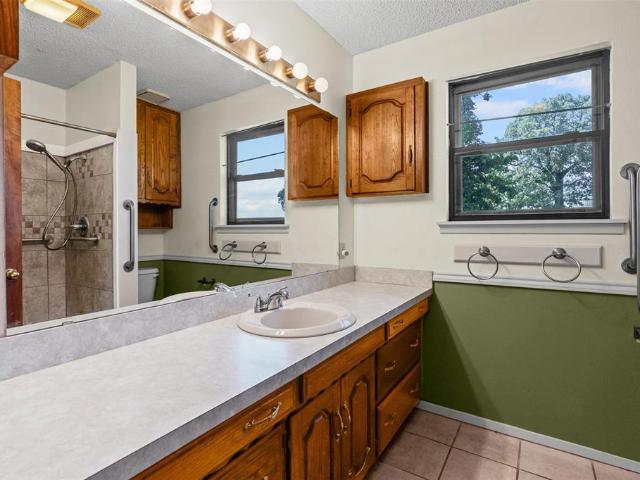 237 Hcr 1444, Covington, TX 76636 | MLS #21009