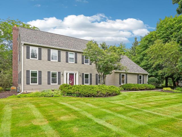 237 Hickory Dr