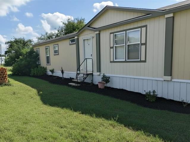 237 High Bluff Dr, Bridgeport, TX 76426