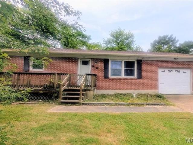 237 Jackson St, Sullivan, MO 63080