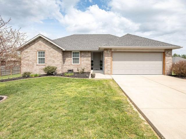 237 Maplewood Dr, Highlandville, MO 65669