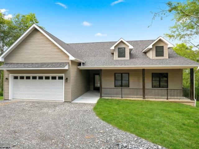 237 Meadow Ridge Dr, Bruceton Mills, WV 26525