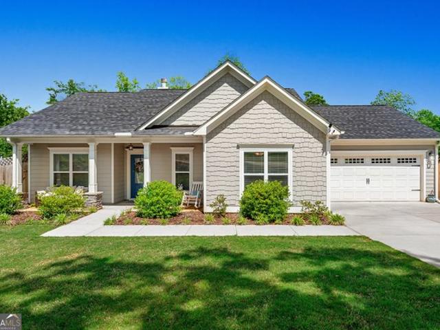 237 N Point Cir, Hartwell, GA 30643