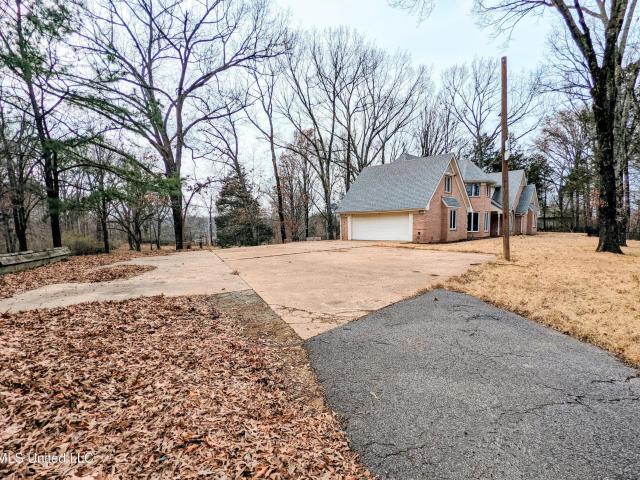 237 S Highway 51