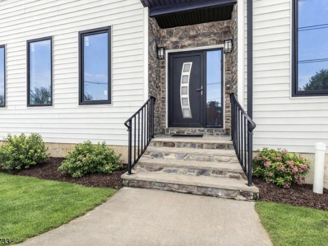 237 S Main St, Flemington, NJ 08822 | MLS #4019 | Compass