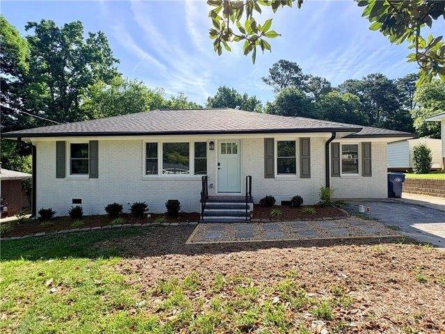 237 S Myrtle St, Winder, GA 30680