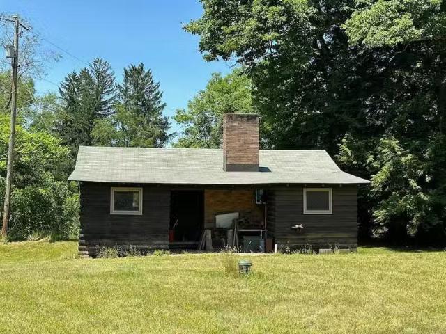 237 SLEEPY HOLLOW DR, FRANKLIN, PA 16323 Single Family Residen.