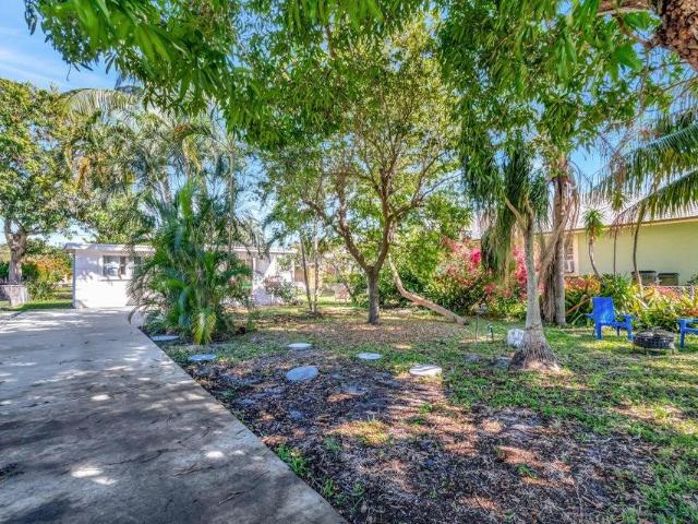 237 SW 3rd Ave, Delray Beach, FL 33444 | MLS #R11168