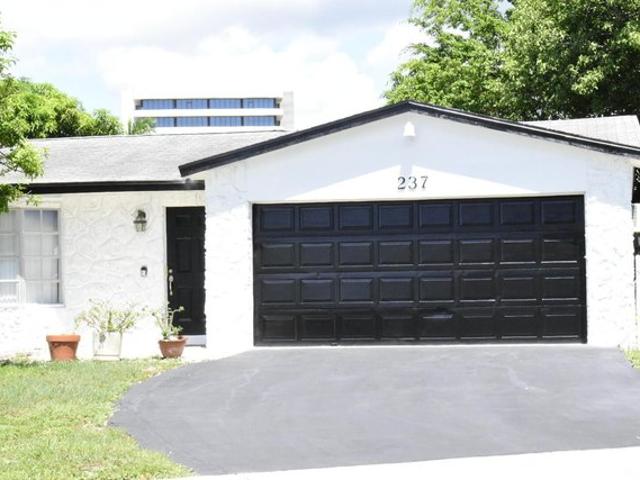 237 Porter Pl, West Palm Beach, FL 33409