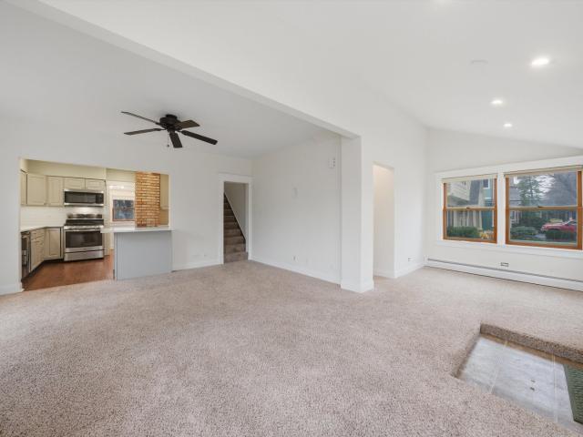 237 W Austin Avenue