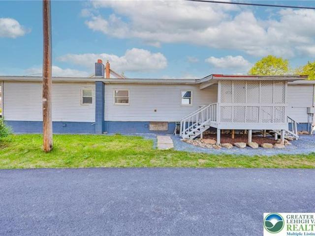 237 White St, Weissport, PA 18235