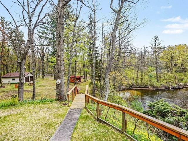 23849 Atikwa Trl, Howard City, MI 49329