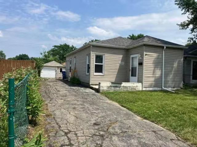 23850 DORMONT AVE, WARREN, MI 48091 Single Family Residence Fo.