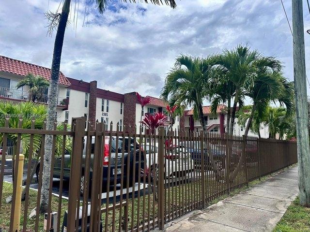 2385 NW 11th St Apt B16, Miami, FL 33125
