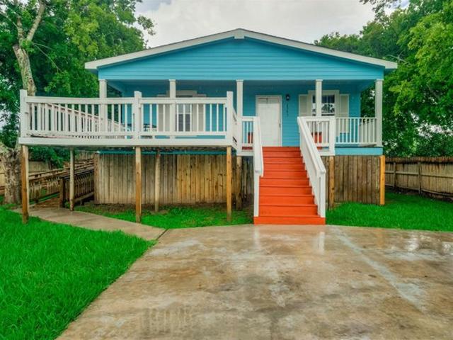 2385 Broadway St, San Leon, TX 77539