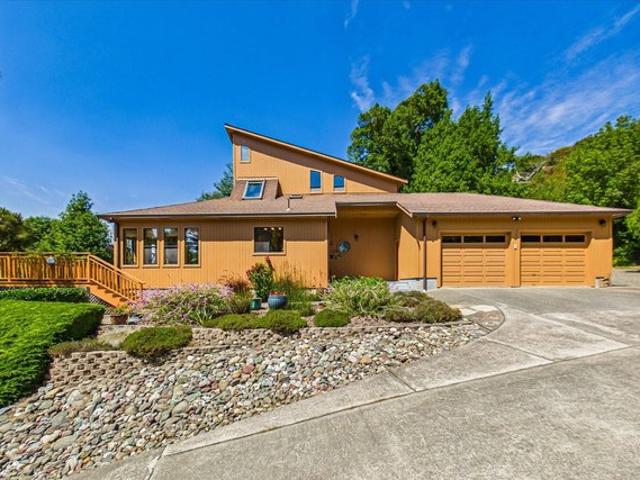 2385 Drake Hill Rd, Fortuna, CA 95540