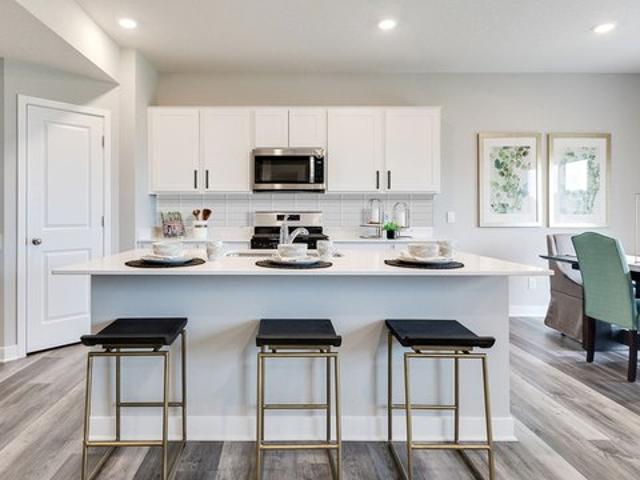 2385 Highview Ter, Shakopee, MN 55379