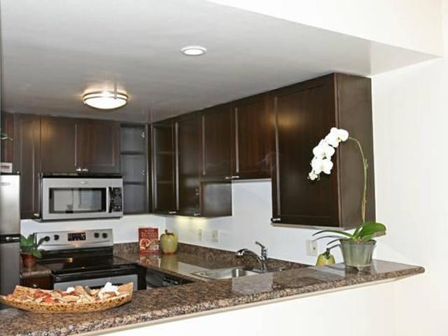 $2385 / 1br 716ft² Enjoy the Palo Alto Lifestyle Gorgeous 1x1 May 15th