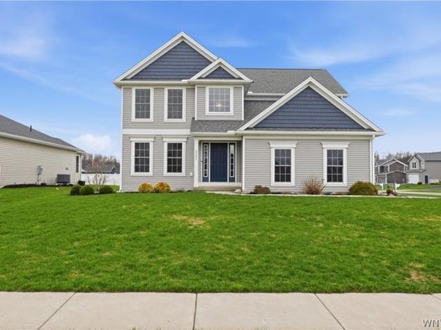 2386 Burbank Dr, Lakeview, NY 14085