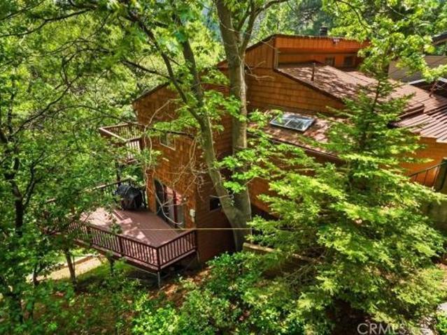 23874 Lakeview Dr, Crestline, CA 92325