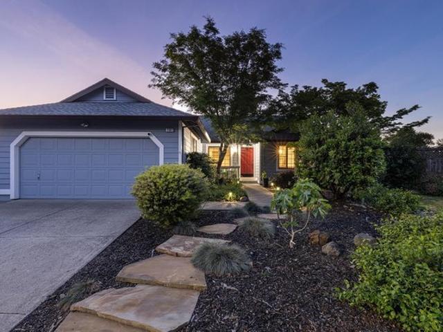 2387 Lujo Ct, Santa Rosa, CA 95403