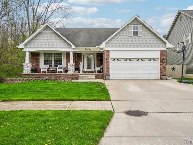 23882 Monroe St, Armada Vlg, MI 48005